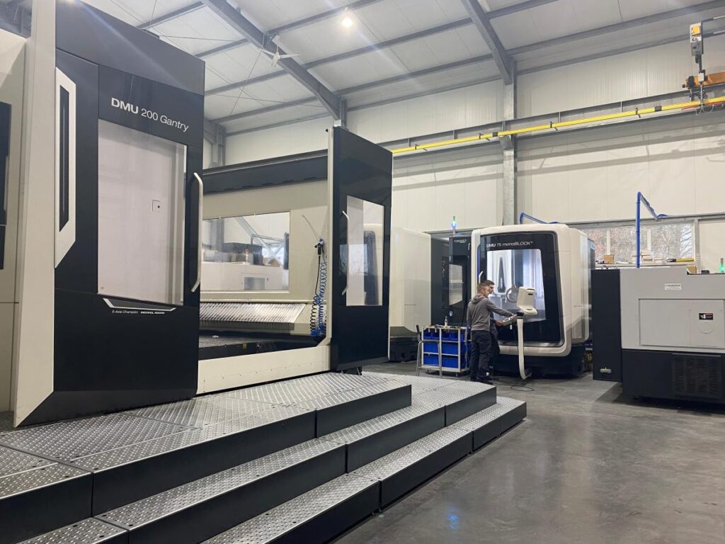 5-osiowe centrum obróbcze DMGMori DMU 200 Gantry - Zakład Metalowy Krępa